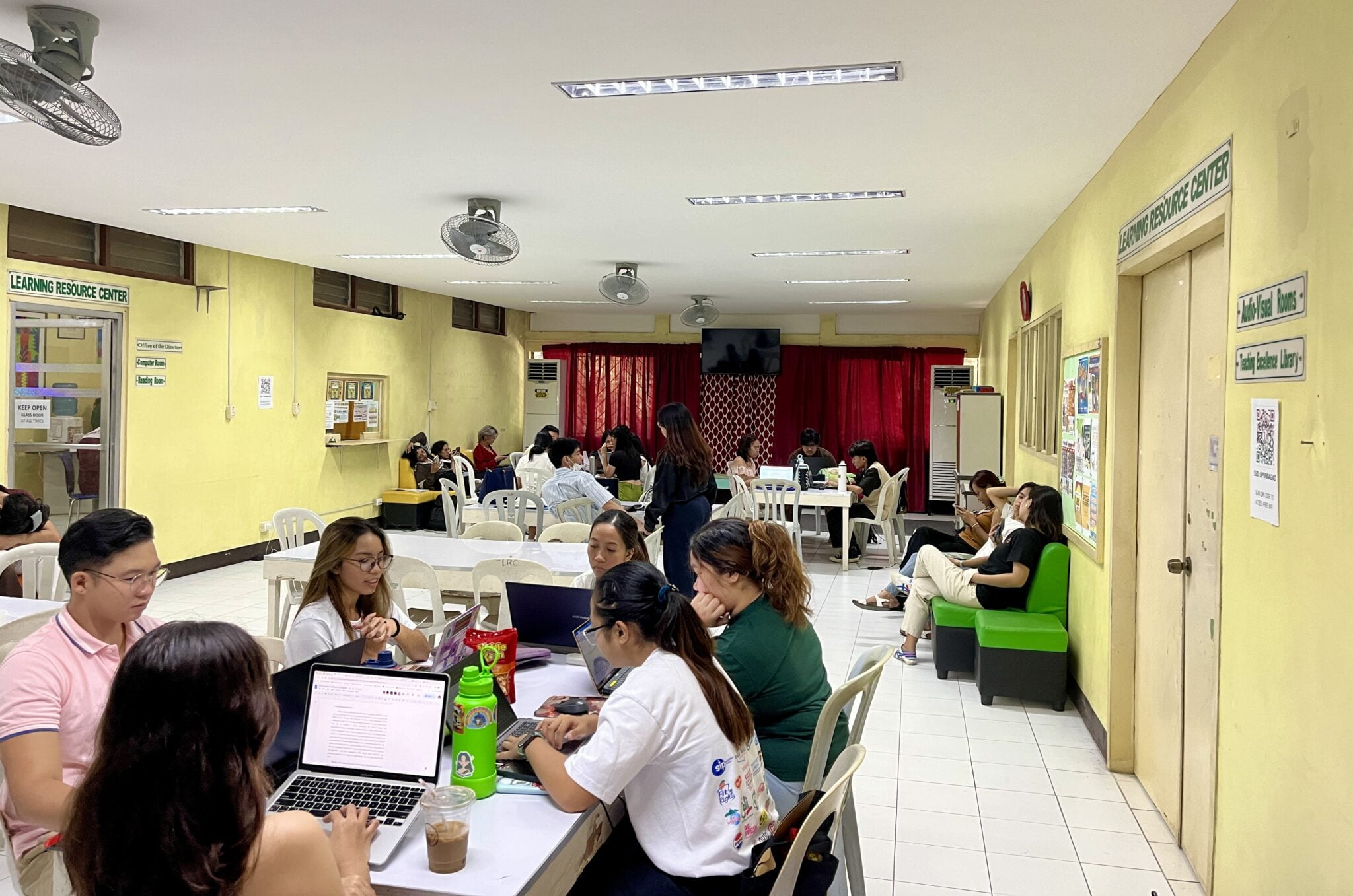 Student Lounge – UPV Teaching and Learning Resource Center